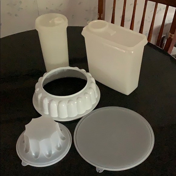 Tupperware | Kitchen | Tupperware Bundle Pitchers Jello Mold | Poshmark